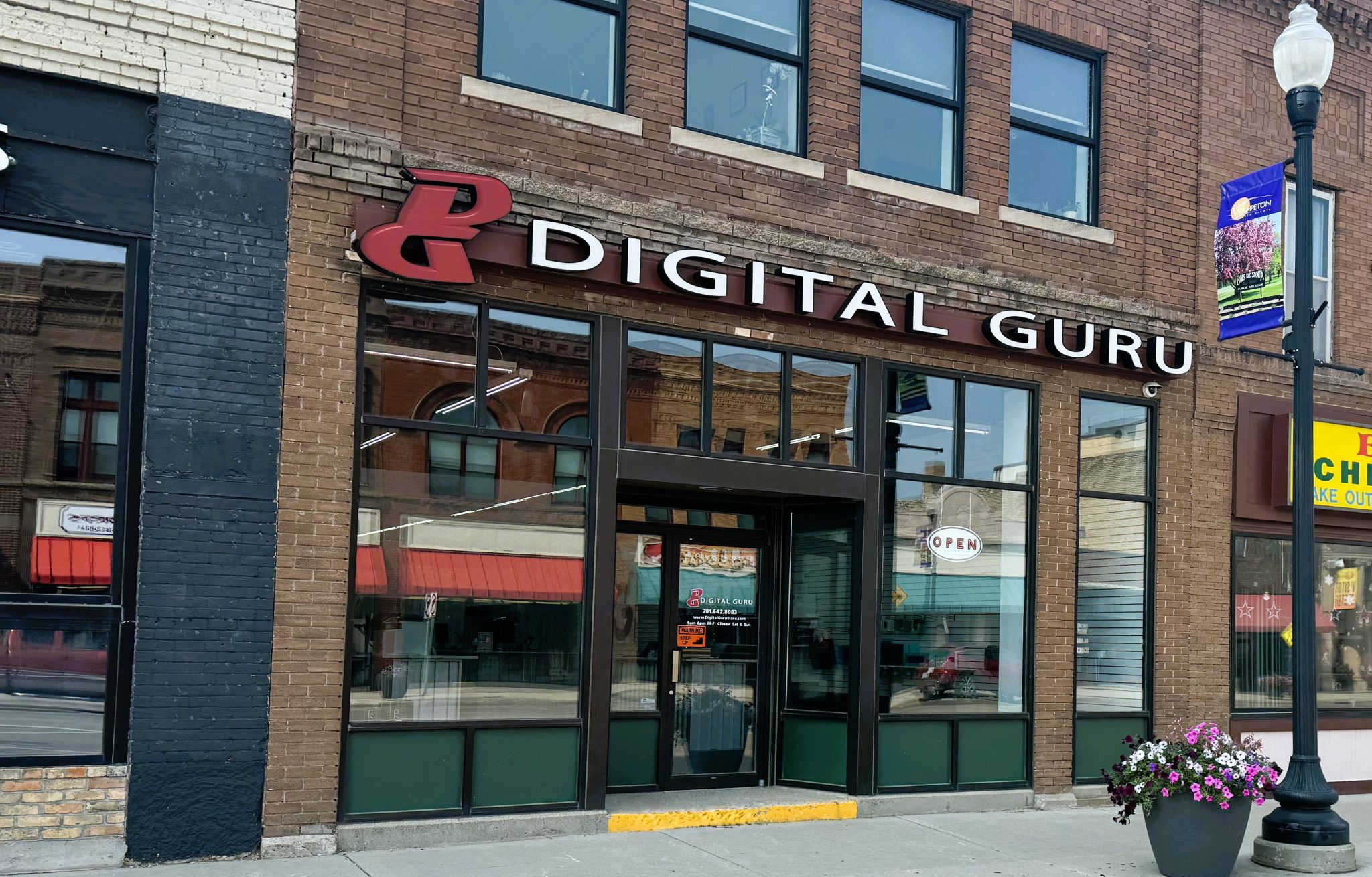 Contact - Digital Guru